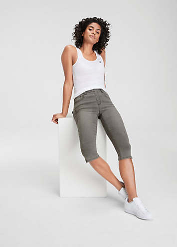 Ultra Stretch Capri Jeans by Arizona | Look Again
