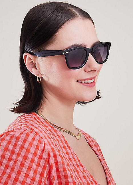 Accessorize sunglasses store