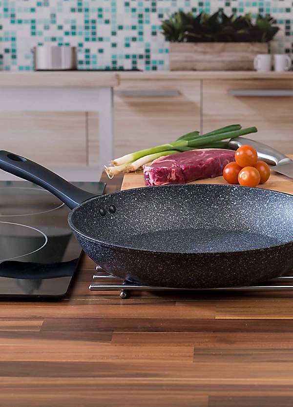 30cm Forged Aluminium Megastone Non Stick Frying Pan by Salter Look Again